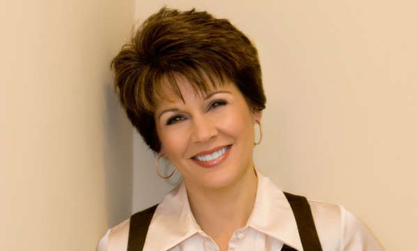 Jennifer Rothschild: Finding Light in the Darkness - Rewire Me